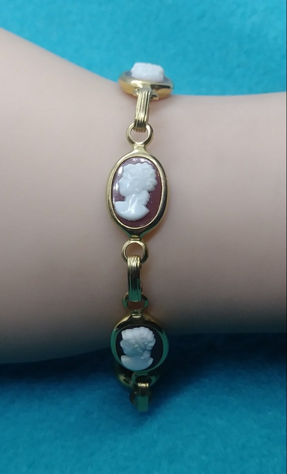 vintage plastic cameo - Gem