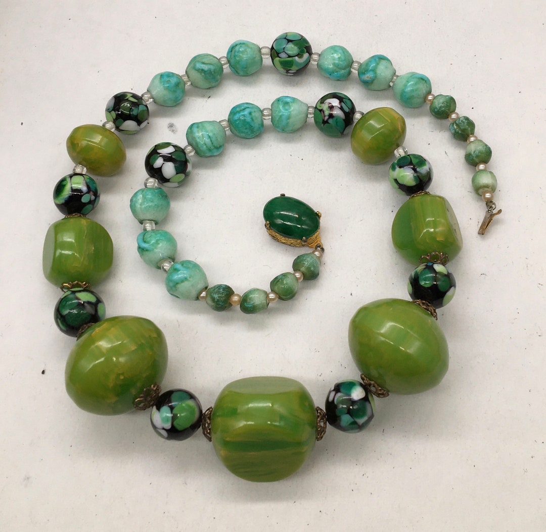 Vintage Art Deco Green Bakelite Carved Chunky Necklace - Etsy