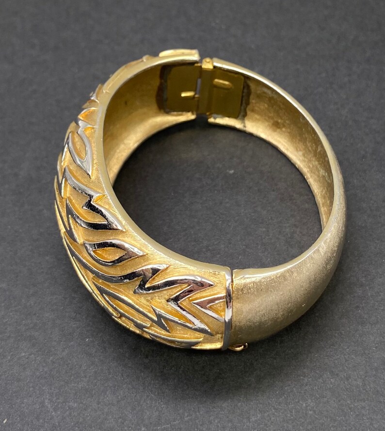 Vintage Crown Trifari Gold Tone Hinge Bangle Bracelet - Etsy