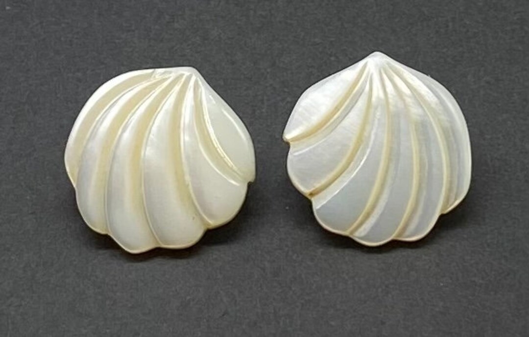 Vintage Art Deco 14K Gold MOP Carved Stud Earrings - Etsy