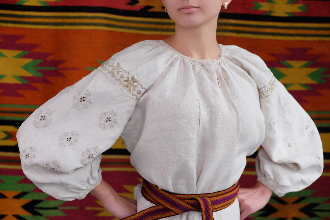 Very ancient embroidered dress Natural dye embroidering | Etsy