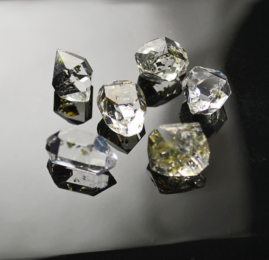 Petroleum Quartz Crystals, Rare Quartz - Etsy