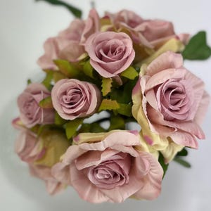 8 X Tea Roses, Small Silk Bouquet, Mixed Open Roses and Rose Buds ...