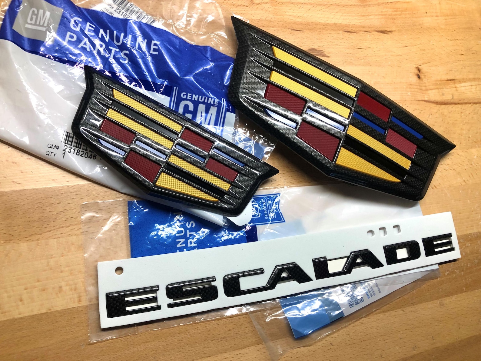 Cadillac Escalade Carbon Fiber Effect Crest Emblems 15-20 Genuine GM ...