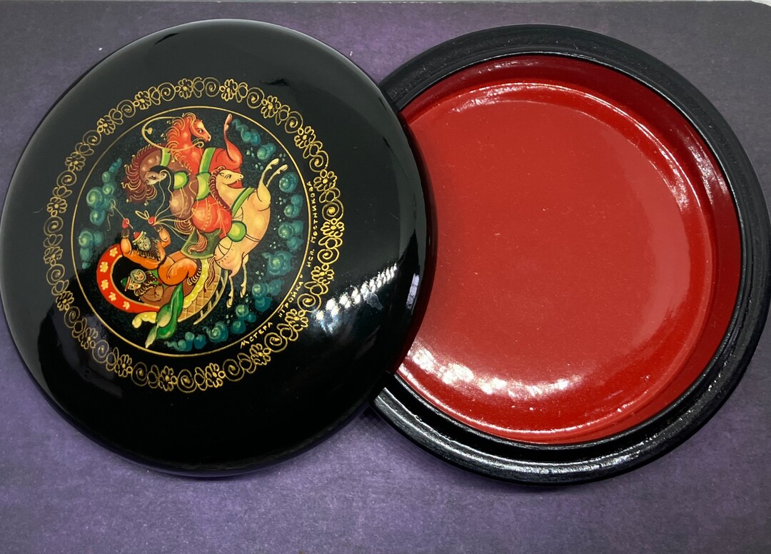 Russian Palekh Lacquer Lidded Box. - Etsy