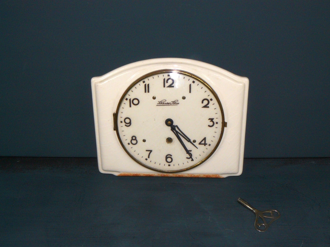 Midcentury Ceramic Shield Clockschlenker Söhne Kitchen Clock 40s W ...