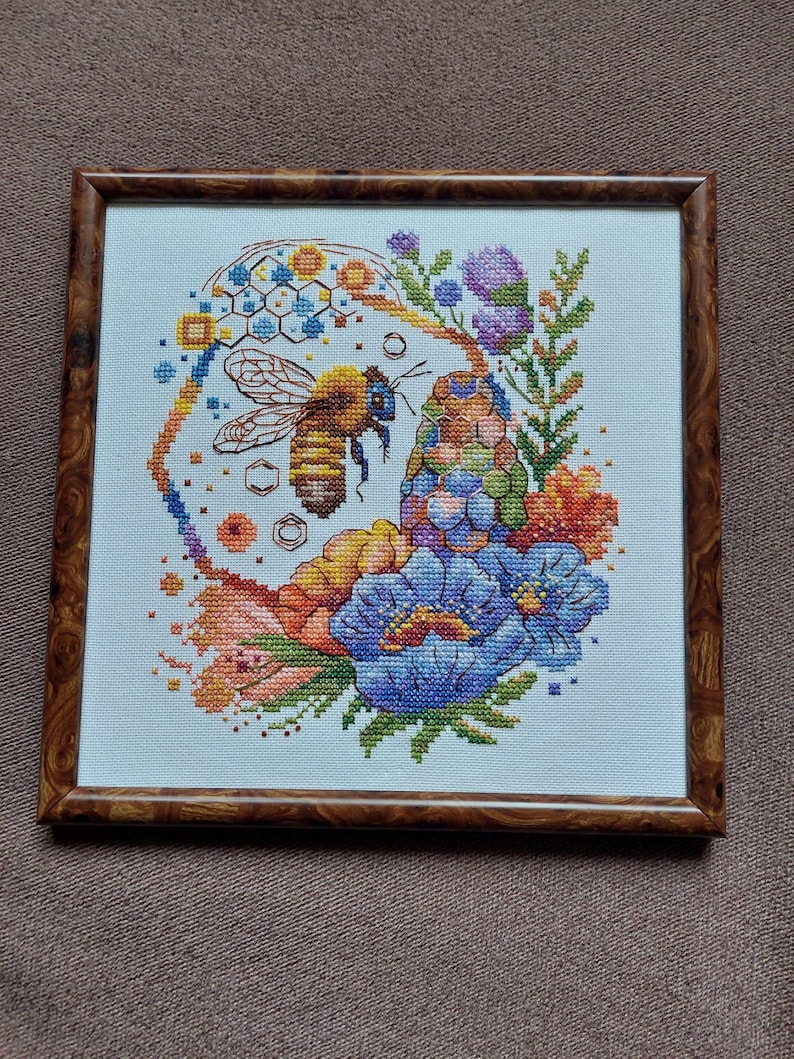 Spring Bee Cross Stitch Pattern: Floral and Insect Embroidery (PDF) - Etsy