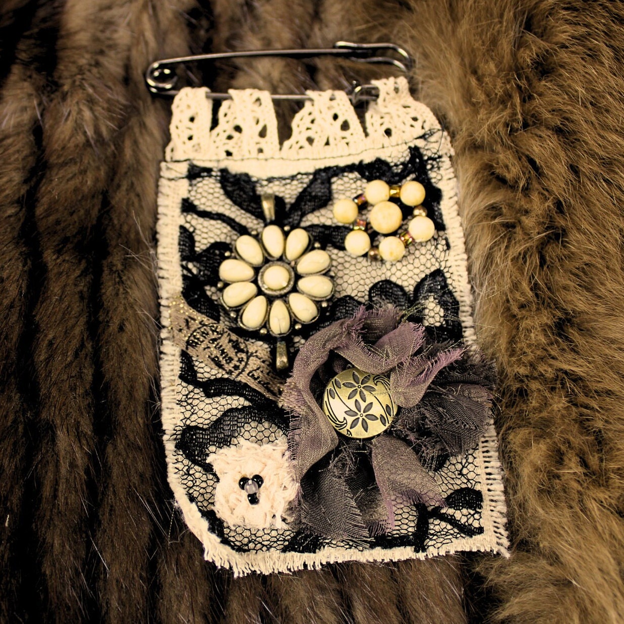 Women's Cloth Brooch, Victorian Fabric Jewelry Art, Fabric Kilt Pin ...