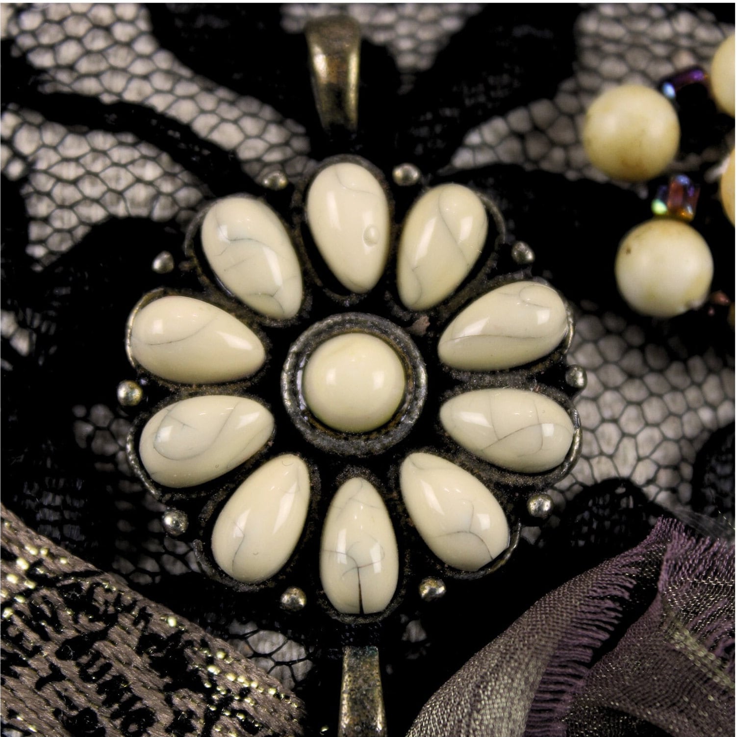 Women's Cloth Brooch, Victorian Fabric Jewelry Art, Fabric Kilt Pin ...