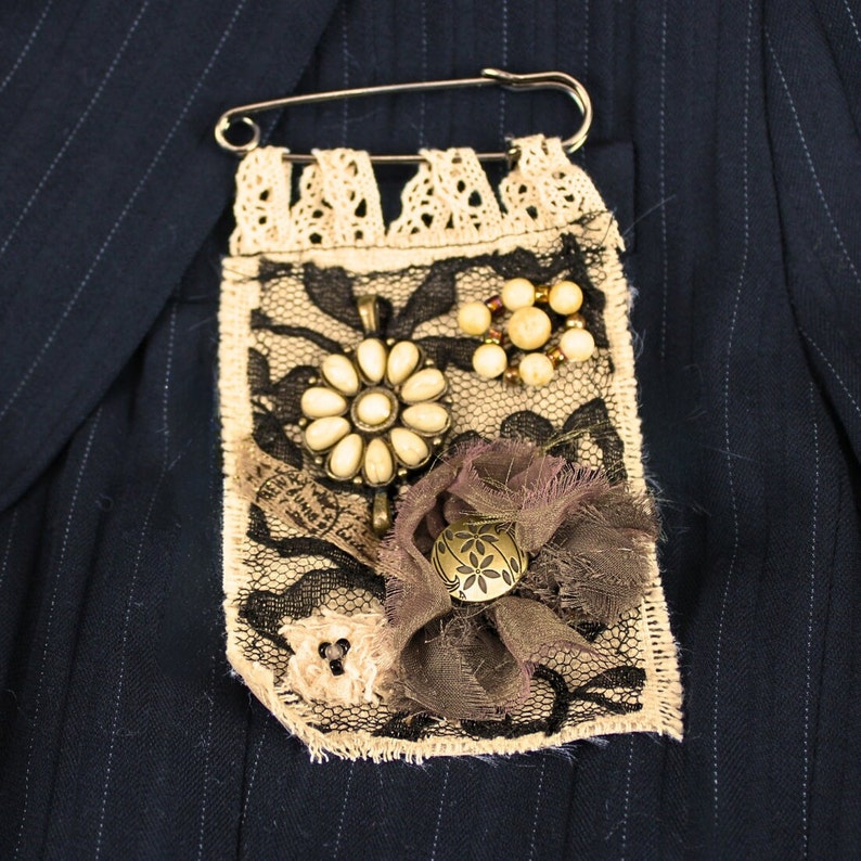 Women's Cloth Brooch, Victorian Fabric Jewelry Art, Fabric Kilt Pin ...