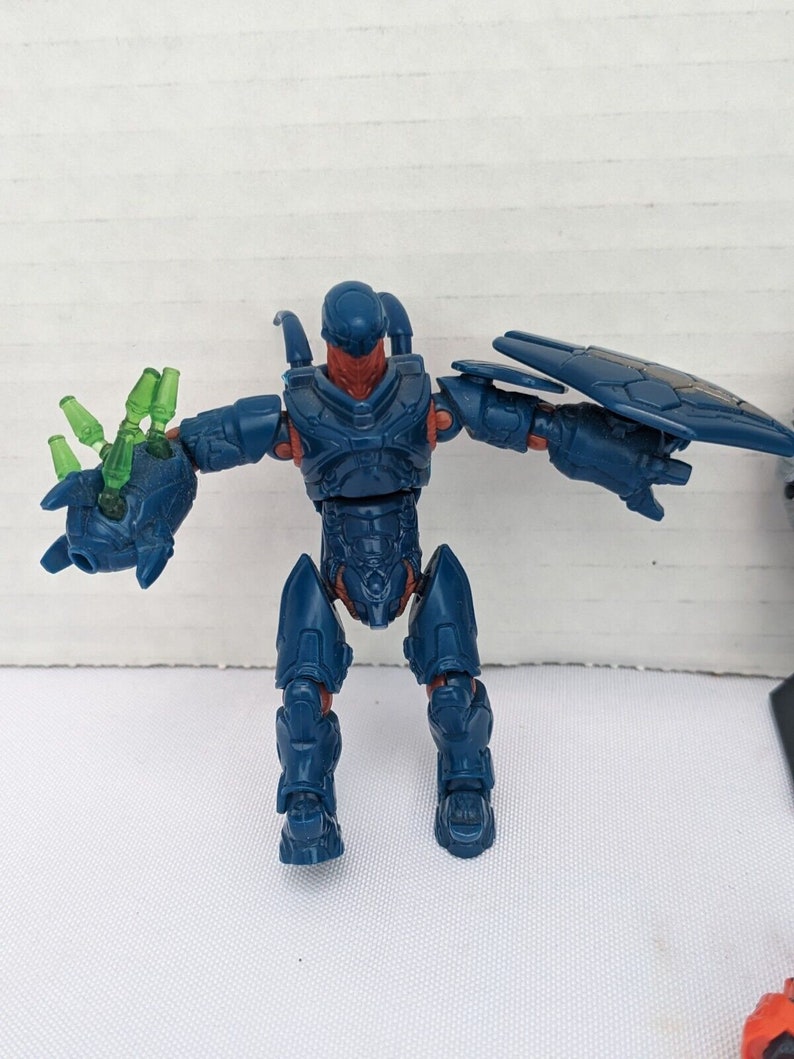 Halo Action Figure Lot of 9 Covenant Hunter Ripa Moramee Spartan Marine ...