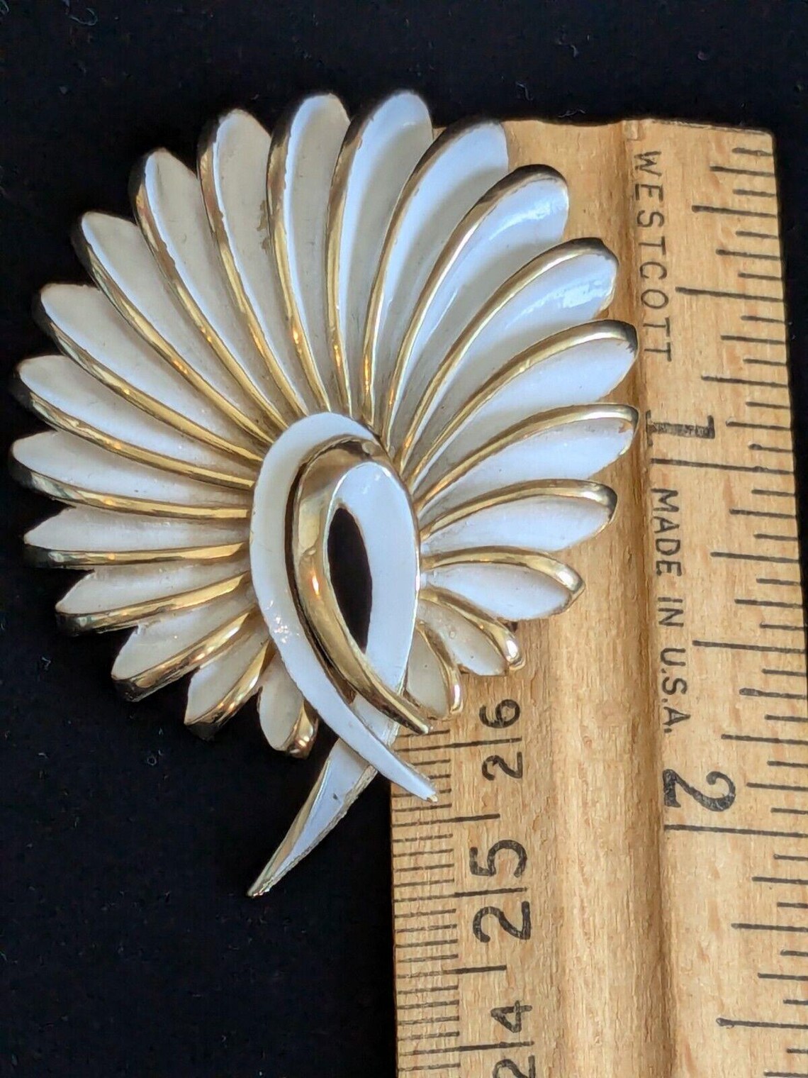 VTG Crown Trifari Alfred Philippe Brooch White Enamel Ruffled Fan Pin ...