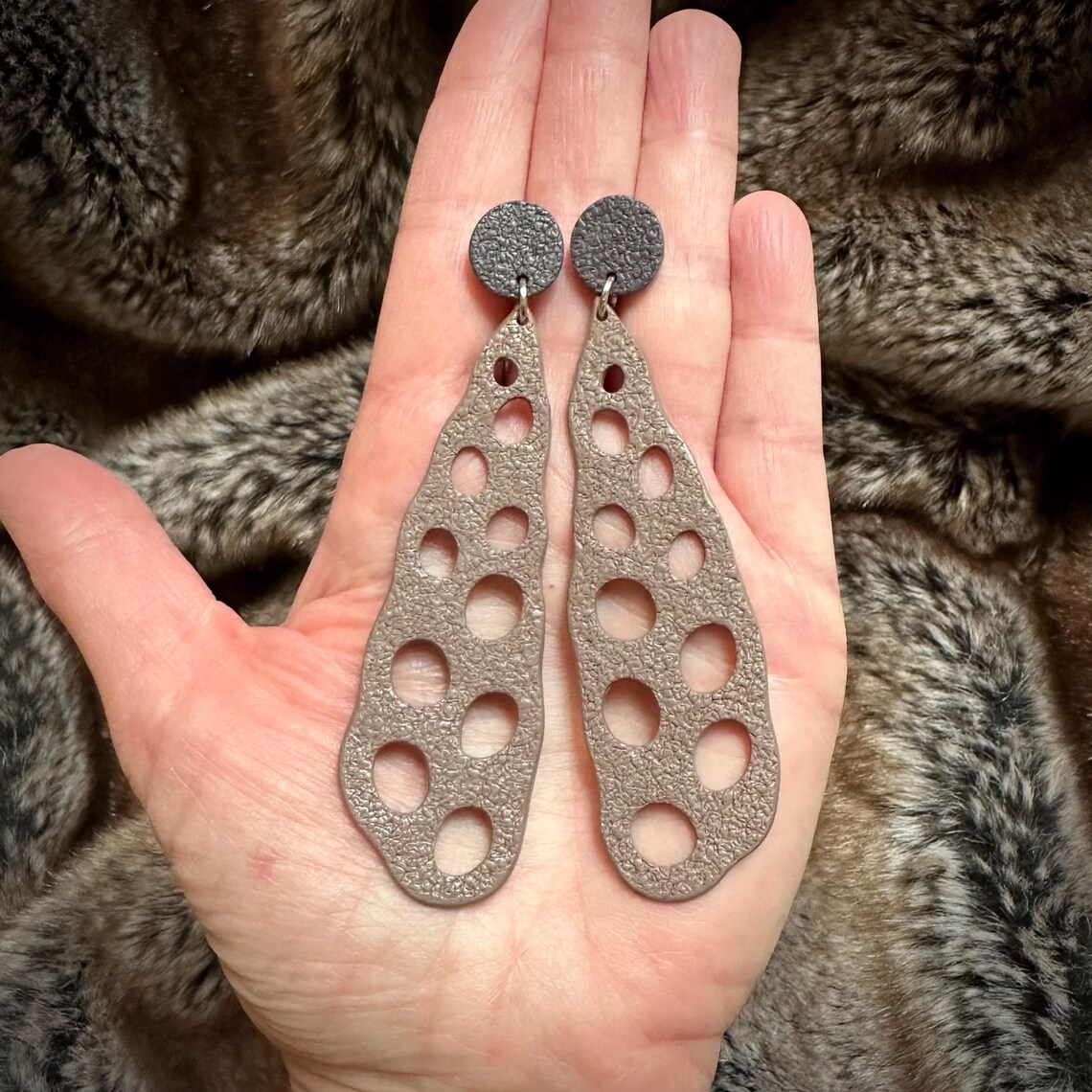 Circles of Life Seed Pod Shoulder Dusters in Pantone 2025 Color of the ...