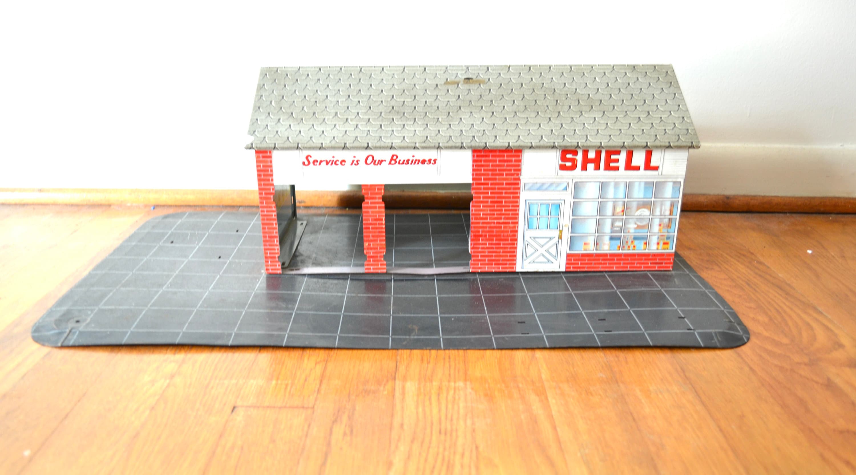 Vintage Wolverine Toy Shell Station - Etsy