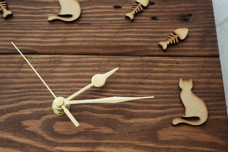 Reclaimed Pallet Wood Cat Clock Cats and Fish Bones | Etsy