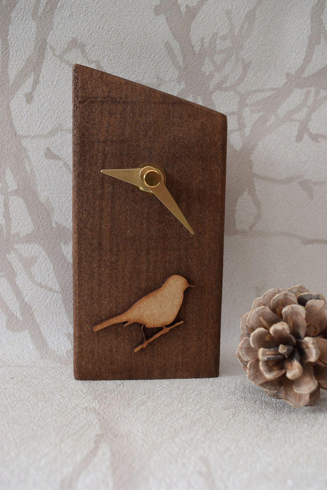 Reclaimed Pallet Wood Garden Bird Clock Desk Top / Free Standing or ...