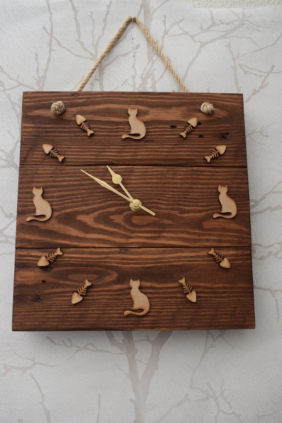 Reclaimed Pallet Wood Cat Clock Cats and Fish Bones | Etsy UK