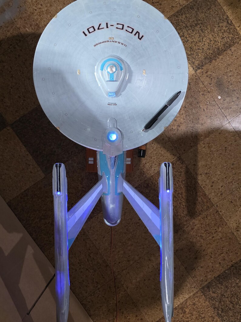 Star Trek Enterprise Refit 1:350 Scale Model – Lighted, Handbuilt With ...