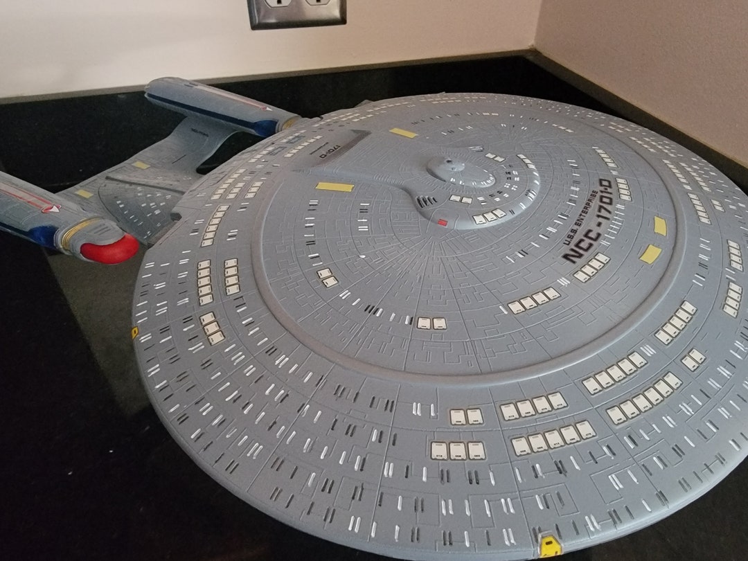 Star Trek: the Next Generation USS Enterprise NCC-1701-D 1/1400 Scale ...