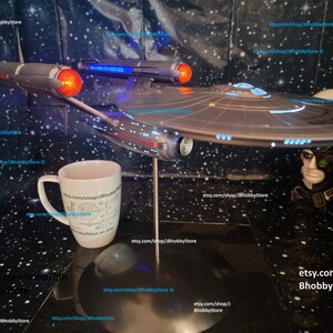 Authentic Star Trek U.S.S. Enterprise Discovery 1:1000 Scale Set Prop ...