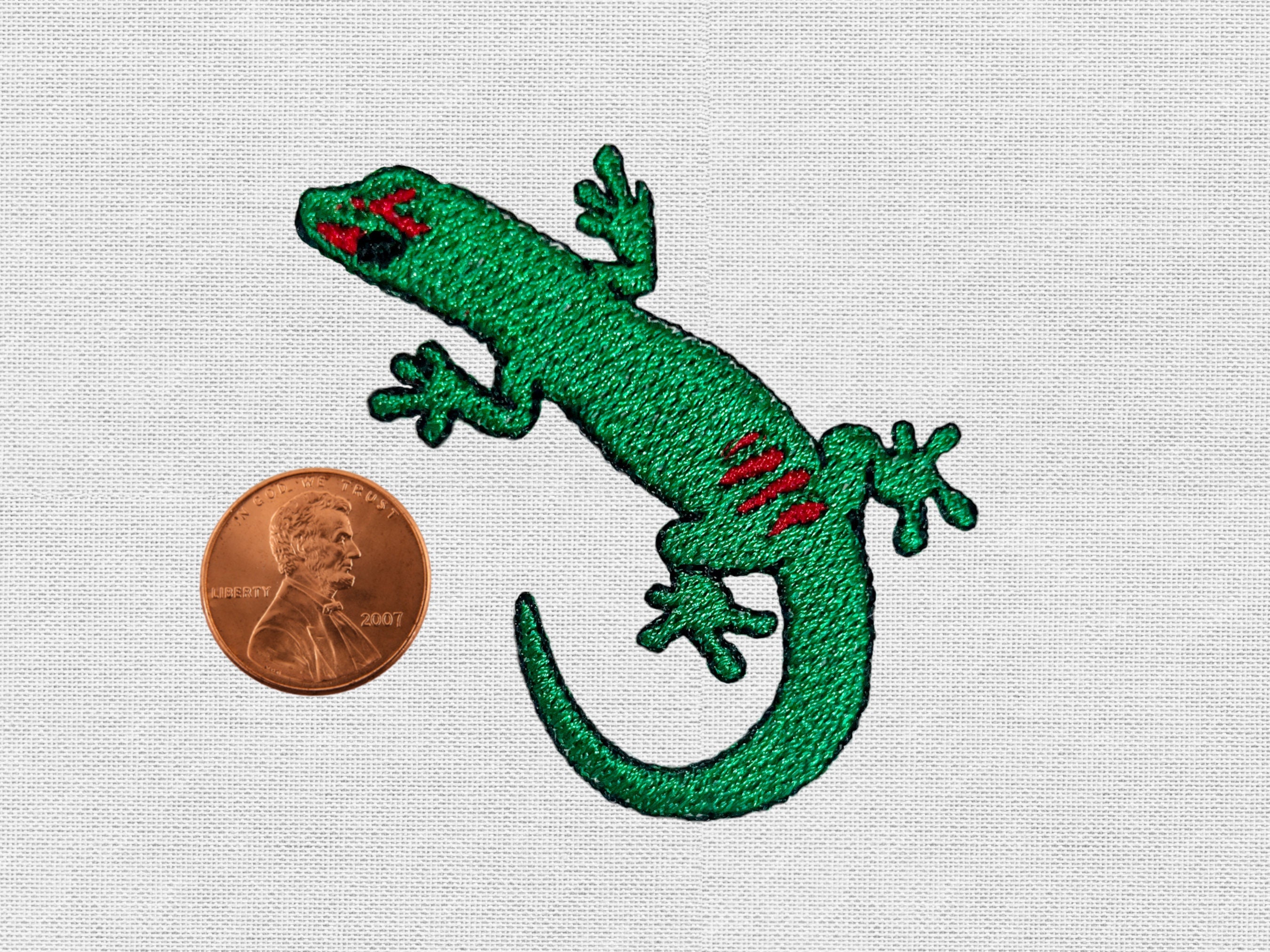 Giant Day Gecko - Small Machine Embroidery Design - 3 / 2 Colors - .dst ...