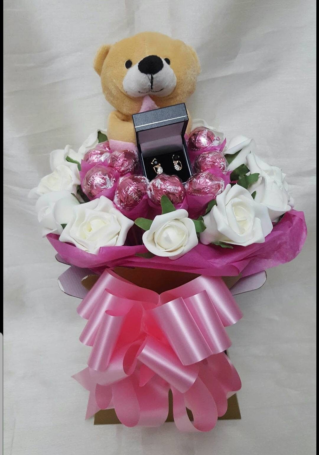 Lindt Lindor Bear & Earrings Chocolate Bouquet - Sweet Gift Hamper - Etsy