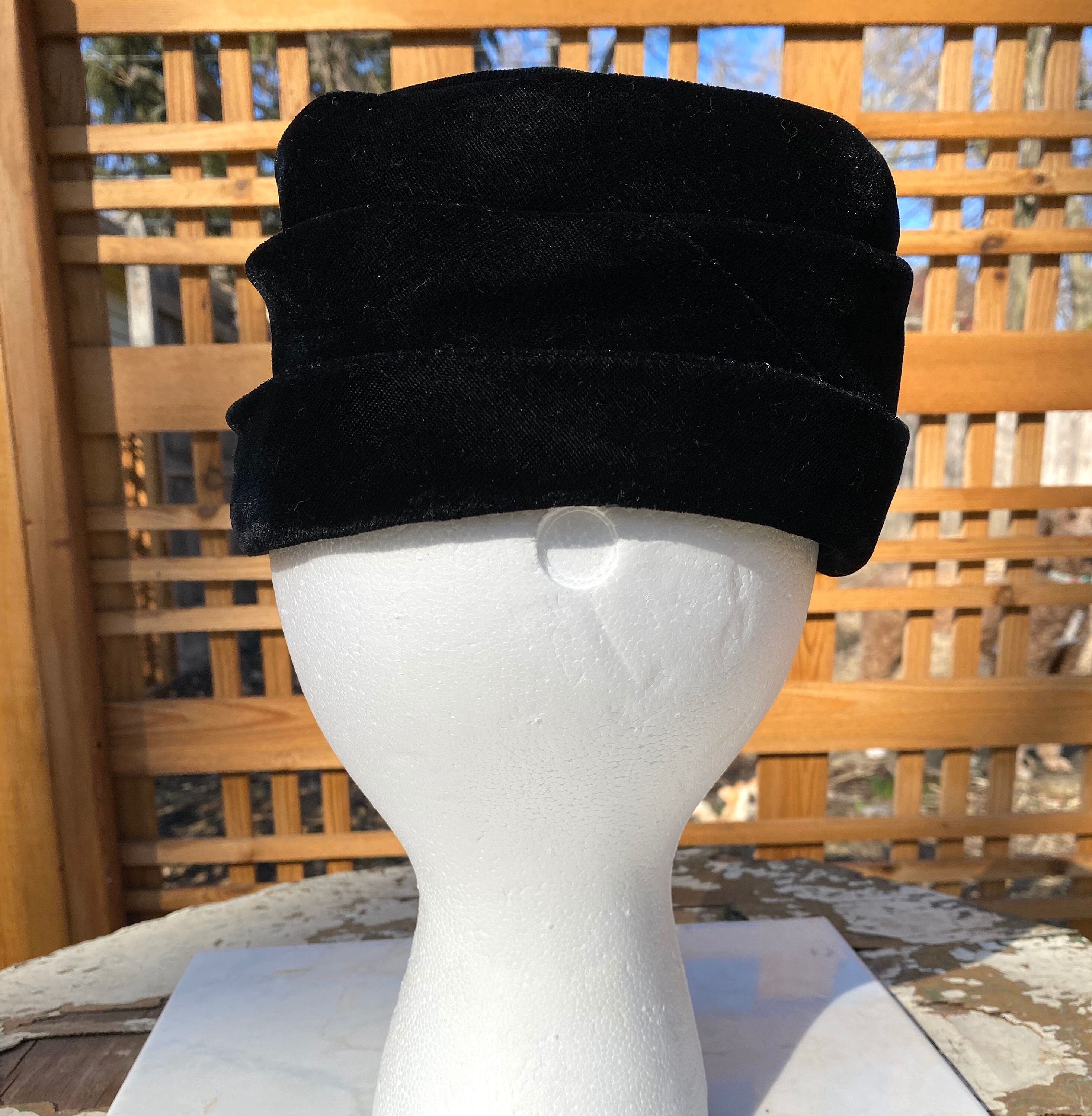 Vintage 1940s-1960s Black Folded-velvet Toque - Etsy