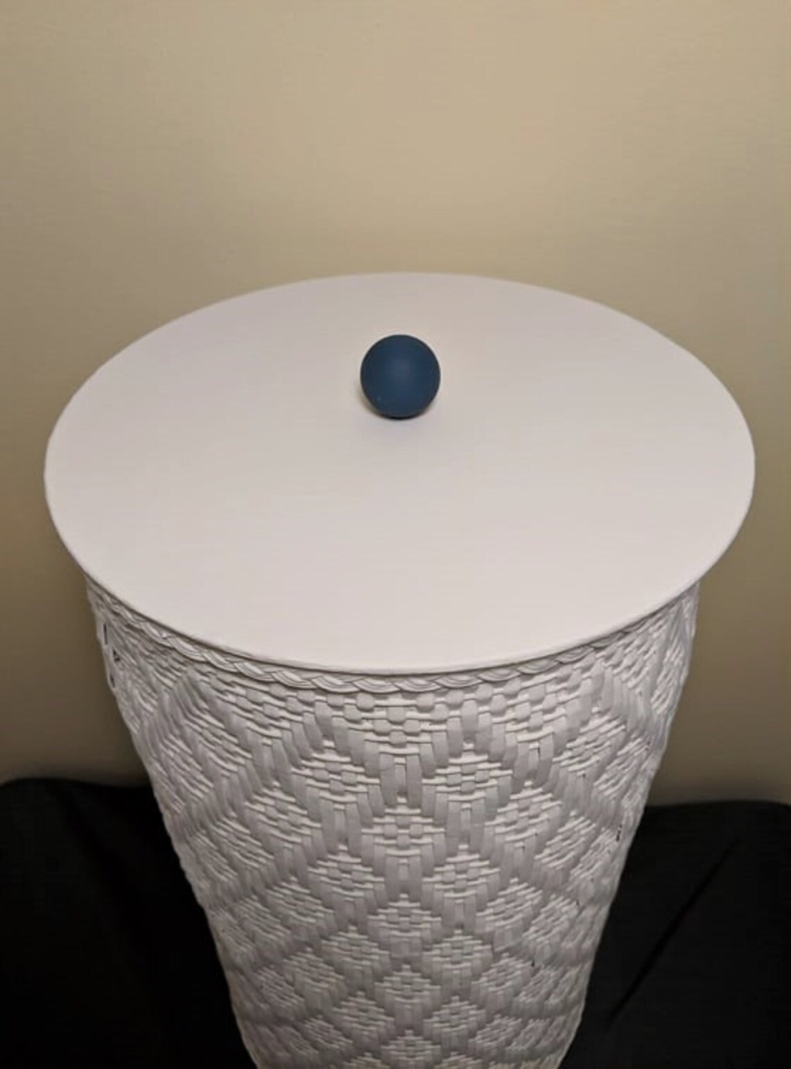 Vintage White Wicker Lingerie/clothes Hamper With Wood Lid | Etsy