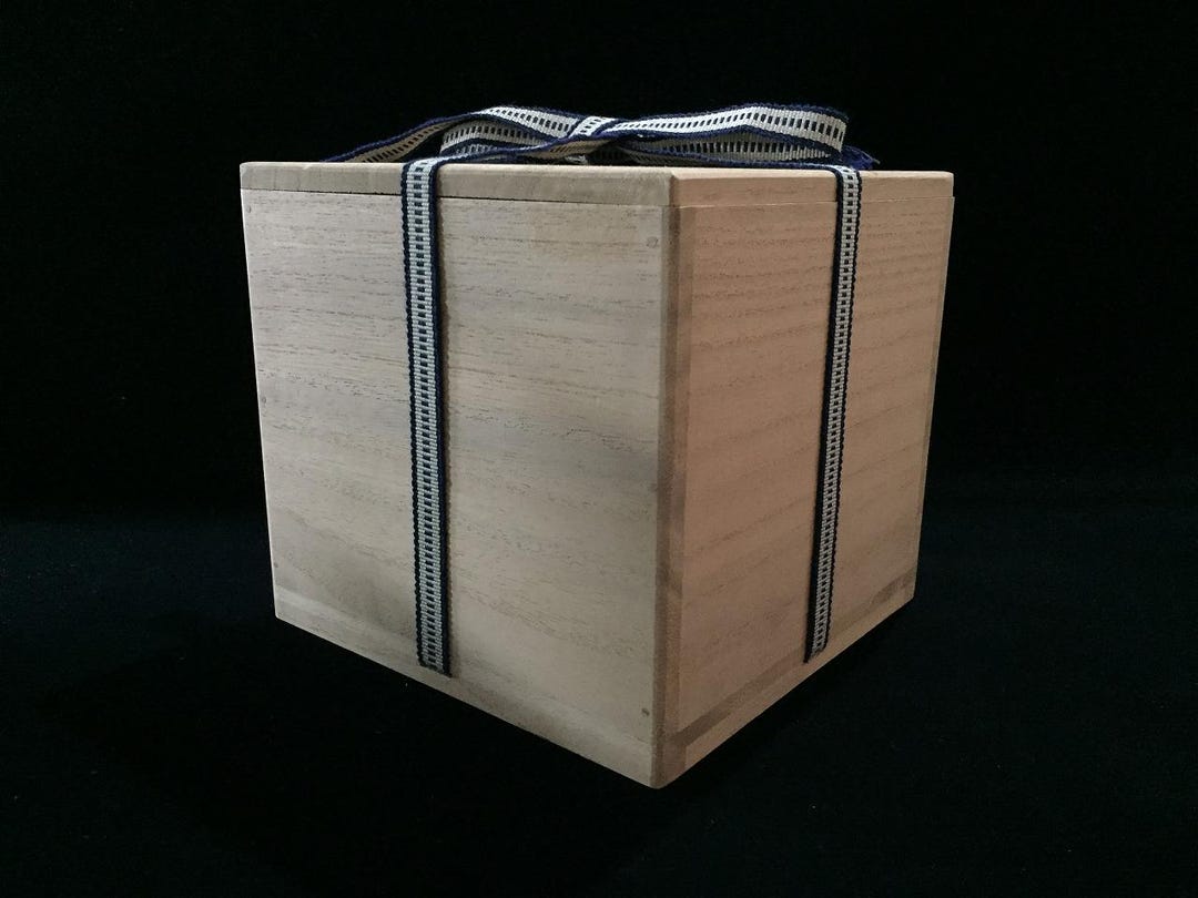 J0162 Japanese Wooden Storage Box Vintage Lidded Ribbon KANJI Interior ...