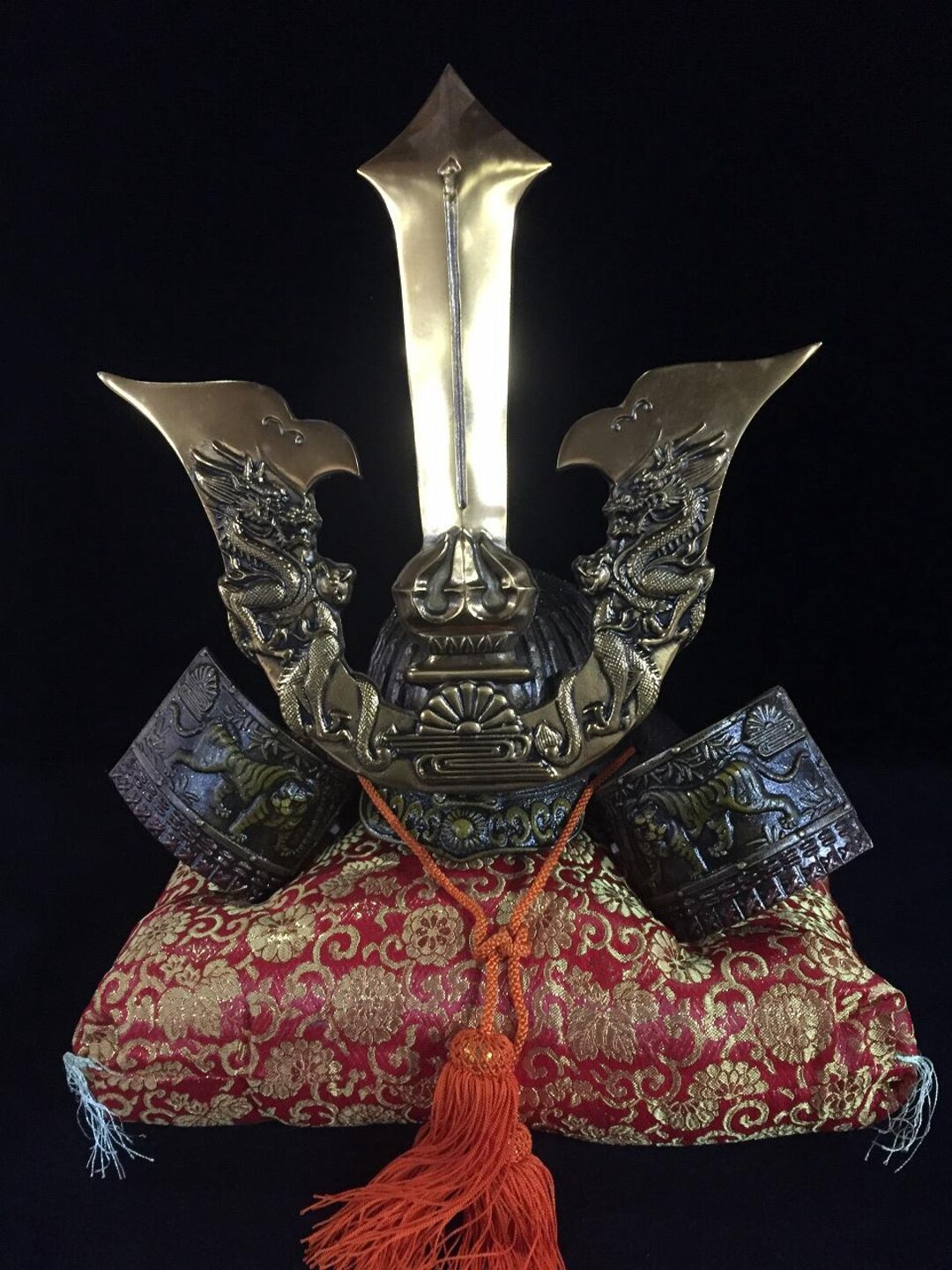 F1661 Japanese Metal Samurai Helmet KABUTO Vintage Cushion OKIMONO ...