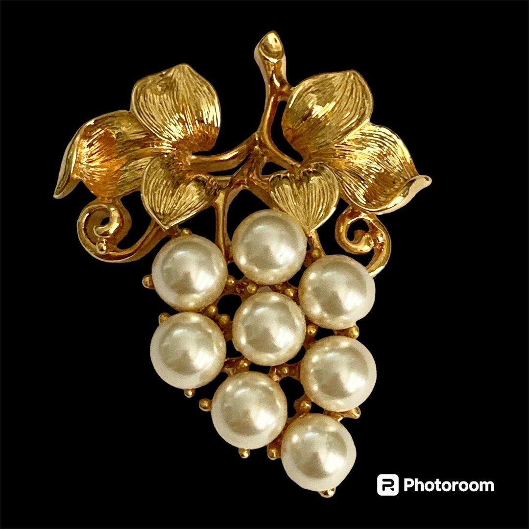Vintage Gold Pearl Grape Vine Cluster Pin Brooch Plated Tone White ...