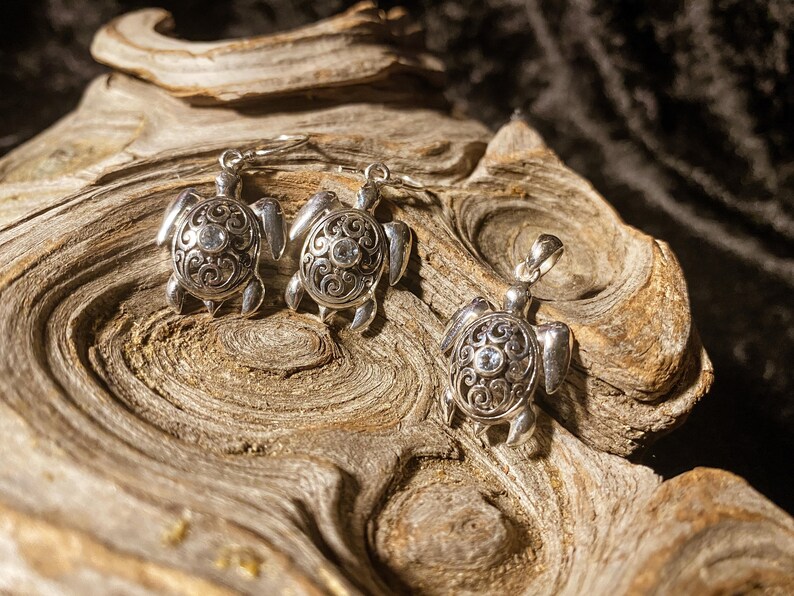 Goddess Designs / Detailed Sea Turtles With Aquamarine Sterling Silver ...