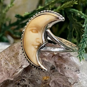 Goddess Designs/detailed Crescent Moon Ring - Etsy
