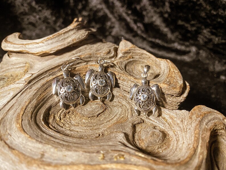 Goddess Designs / Detailed Sea Turtles With Aquamarine Sterling Silver ...