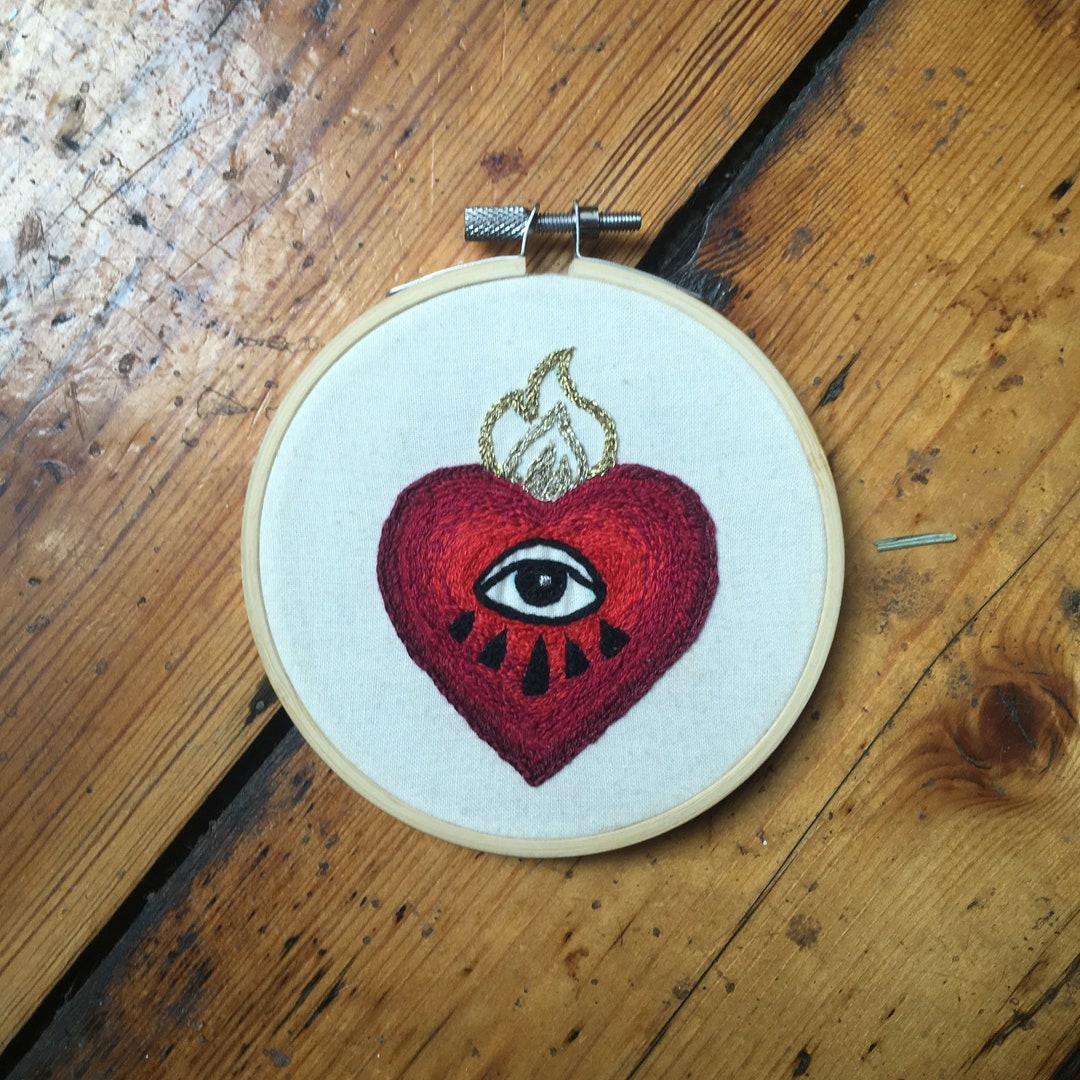 Heart & Eye Design Sacred Heart Embroidery Hoop Wall - Etsy UK