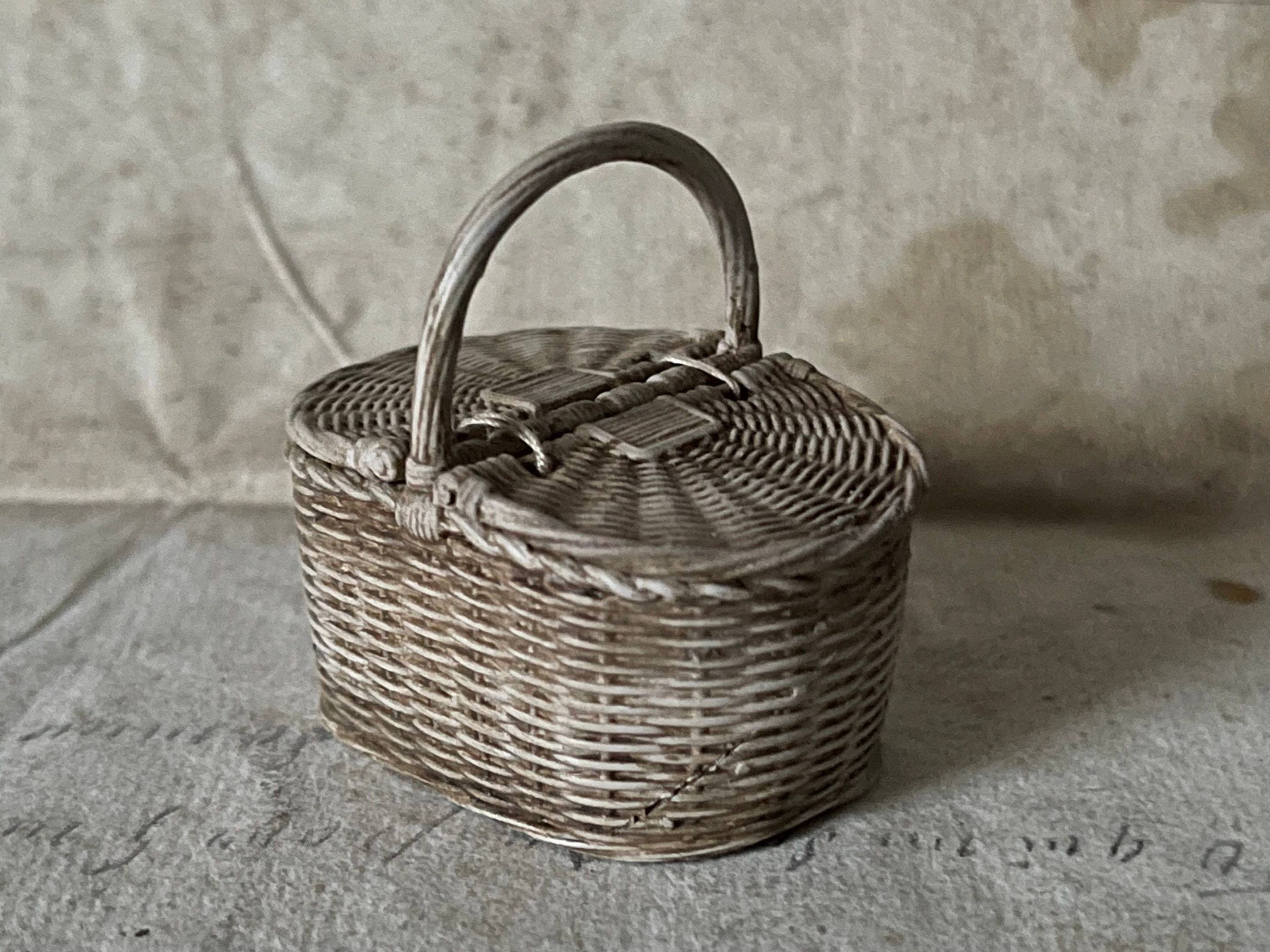 Unpainted KIT 12th Scale 1:12 Picnic Shopping Basket Dollhouse ...