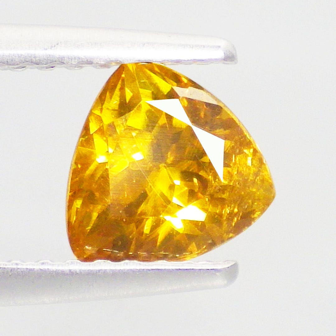 1.30 Ct Alluring (6 X 6 Mm) Unheated Yellowish Orange Trillion Spain ...