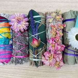 5 Pack Floral Smudge Bundle Surprise Pack, Smudge Stick Gifts - Etsy