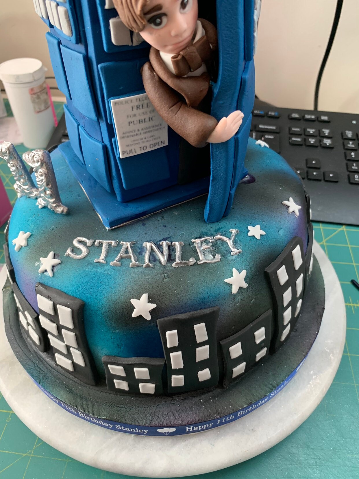 Edible Docter Who Tardis personlised Cake Topper Cake | Etsy