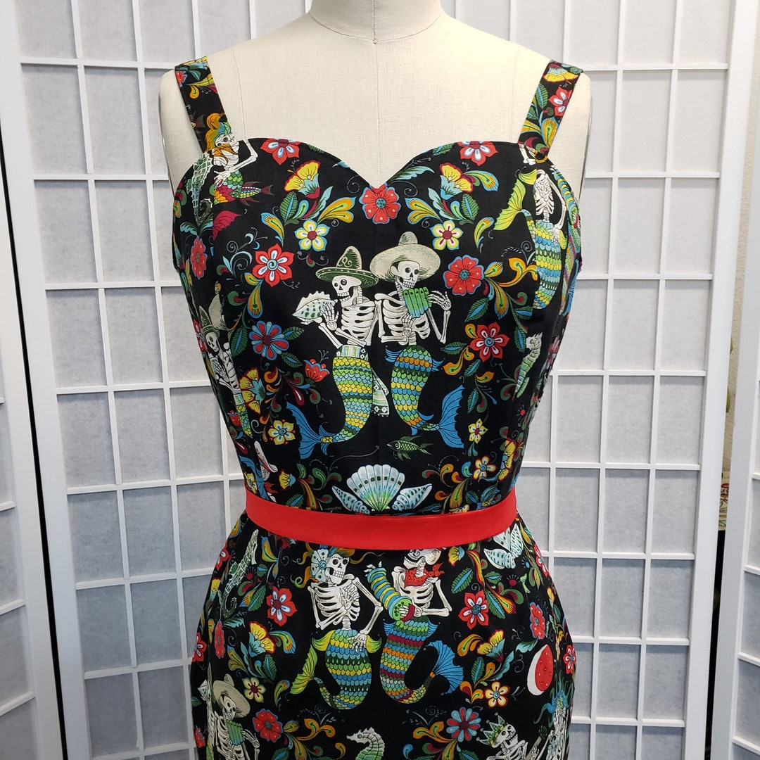 The 'peggy' Dress Mermaid Skeletons Bust 40.5 Waist 32 Hip 42 Size 16 ...