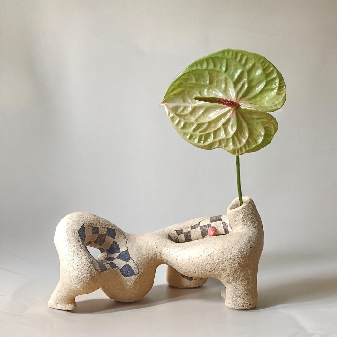 Handmade Crafts Sculpture. Art Statue Vase. Creative Sculpture Vase ...