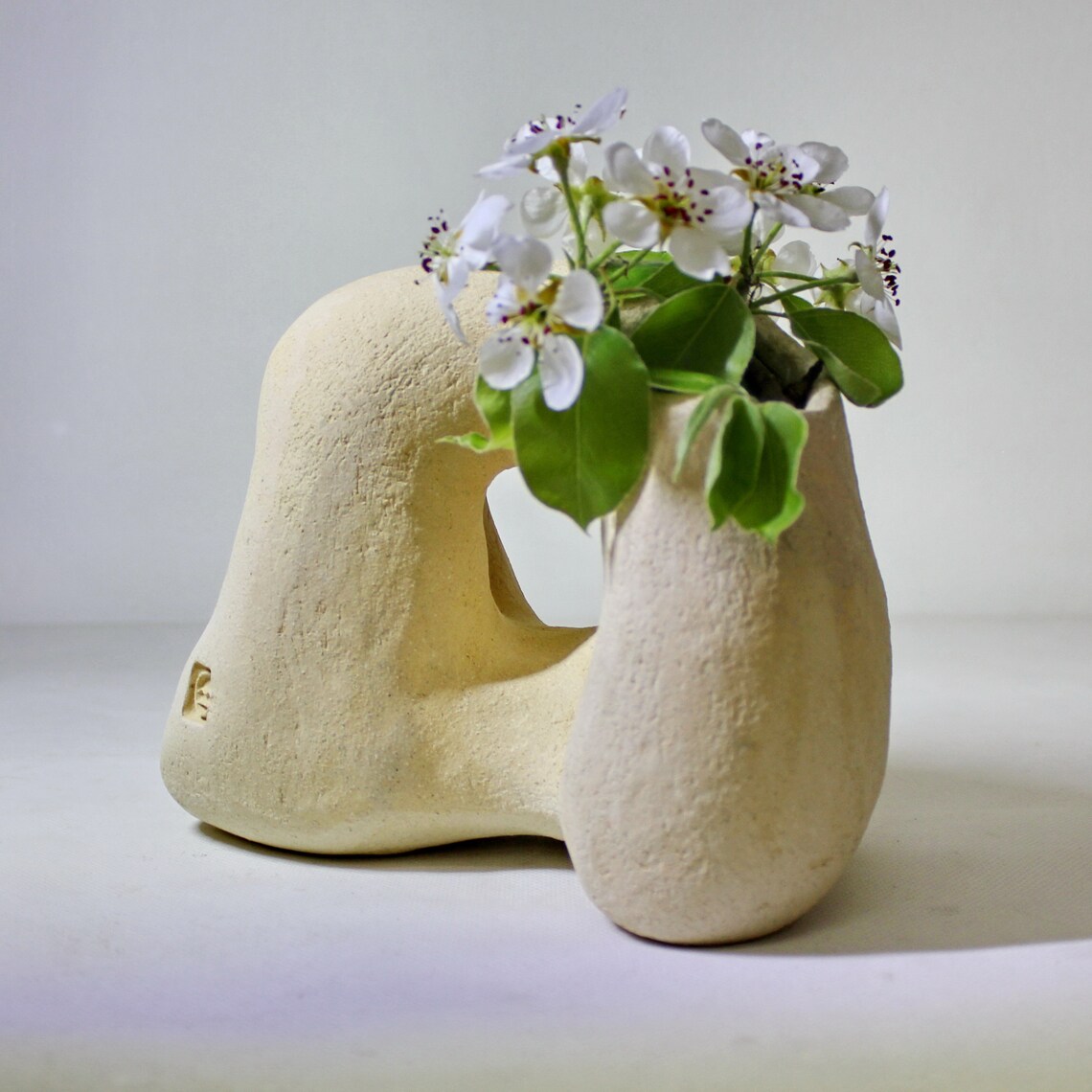 Creative Sculpture Vase. Clay Doughnut Vase. Art Statue Vase. - Etsy