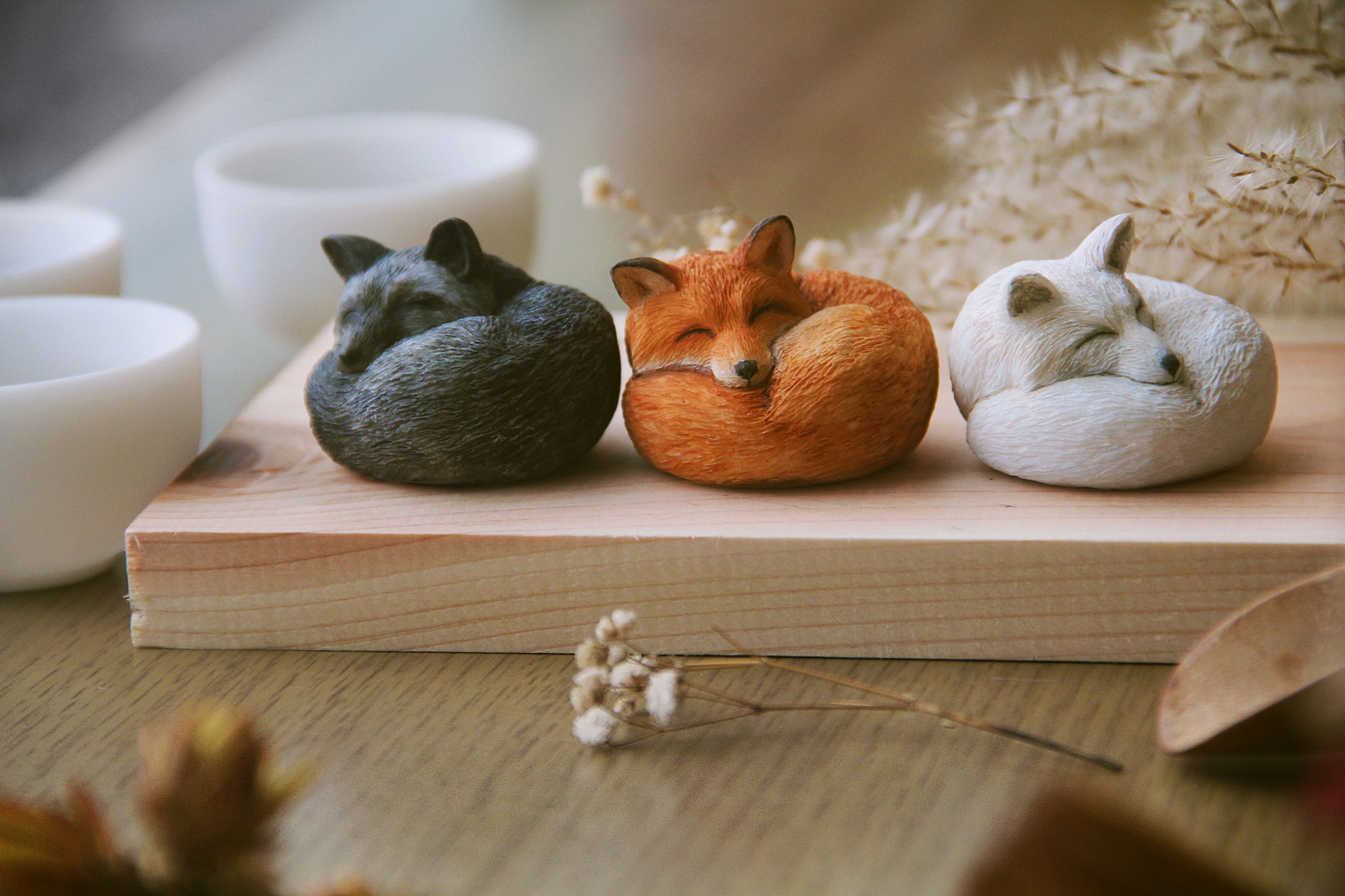 Miniature White Fox Figurine Sleep in Teacup. Handmade Resin Teacup Fox ...