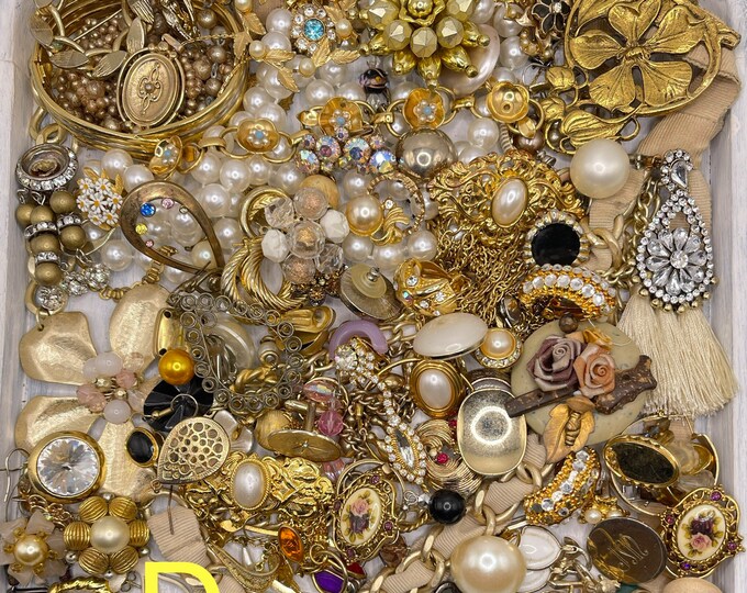 A5 Vintage to Mod BROKEN Junk Parts Costume Jewelry CRAFT Lot 2 Lbs ...