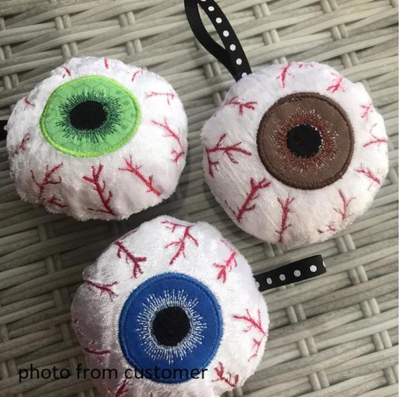 Eyeball Stuffie Halloween ITH Embroidery , Machine Pattern, ITH Eye ...