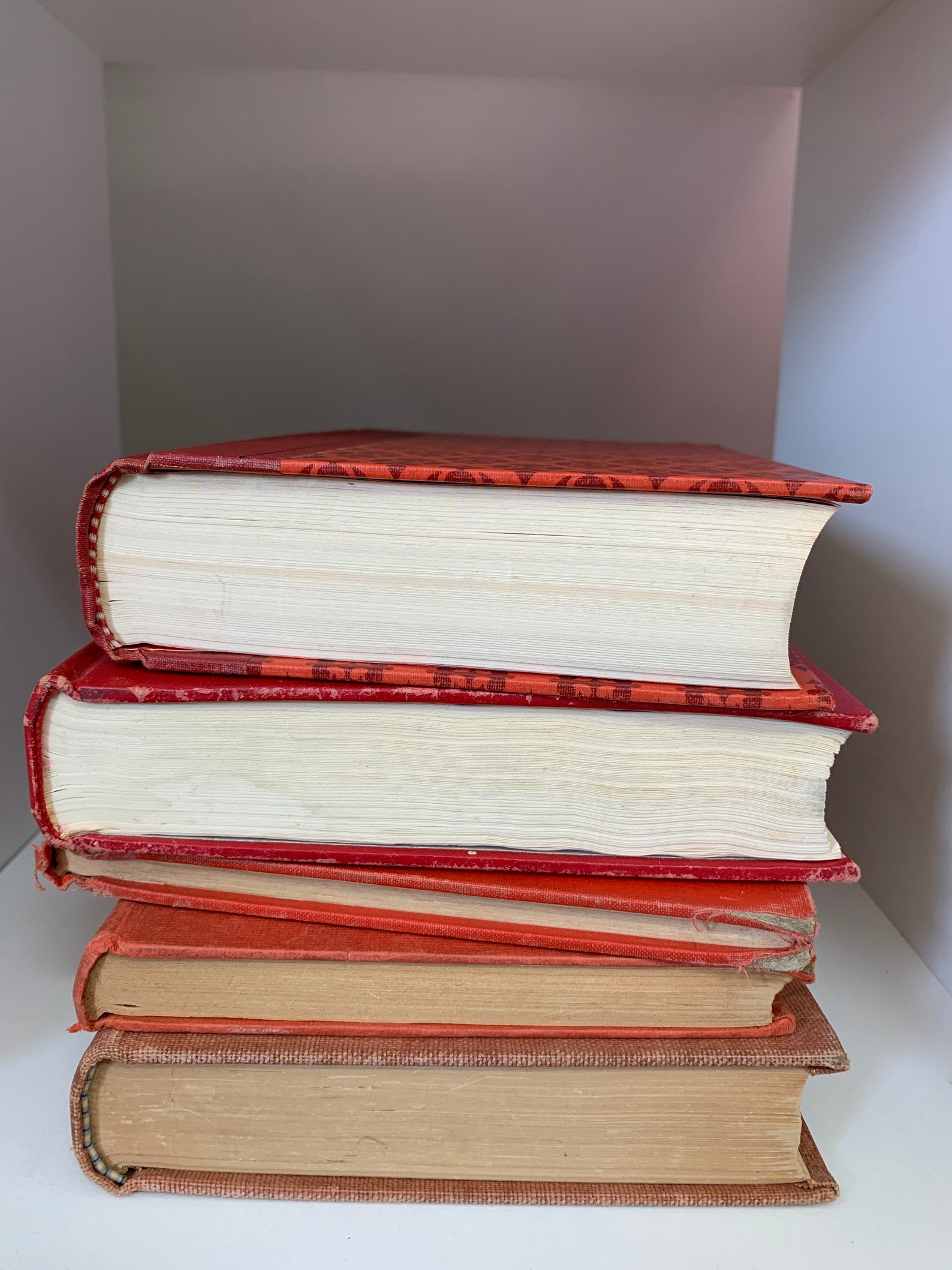 Vintage Book Stack / Red Books /shades of Red Book Decor Lot / - Etsy