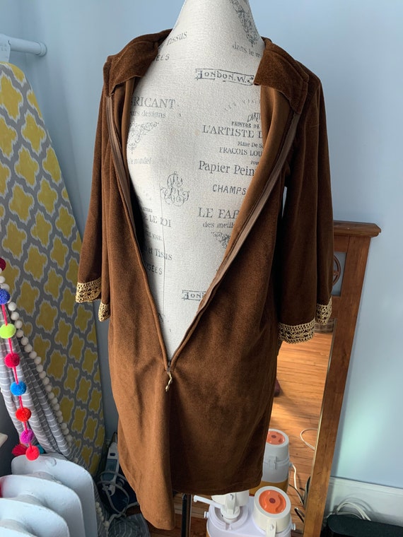 Vintage Brown and Gold Robe Housecoat / 70s Vanity Fa… - Gem