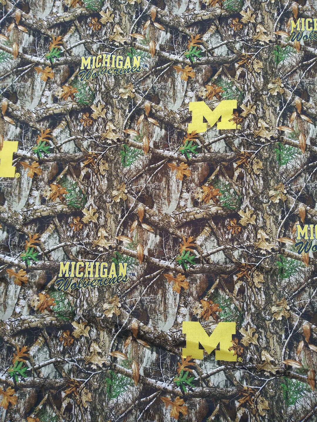 University of Michigan Wolverines Big Ten Realtree Camo Fabric 1 Yard ...
