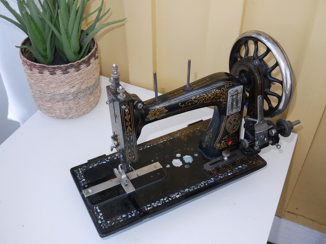 Sackmann Victoria B / Singer Victoria Sewing Machine / Sweden / Late ...