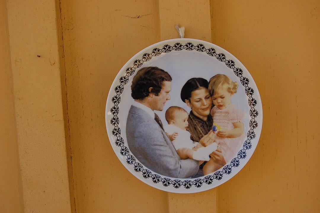 Ravn Porslin Engelholm Teller Limited: King Carl Gustav XVI / Queen ...